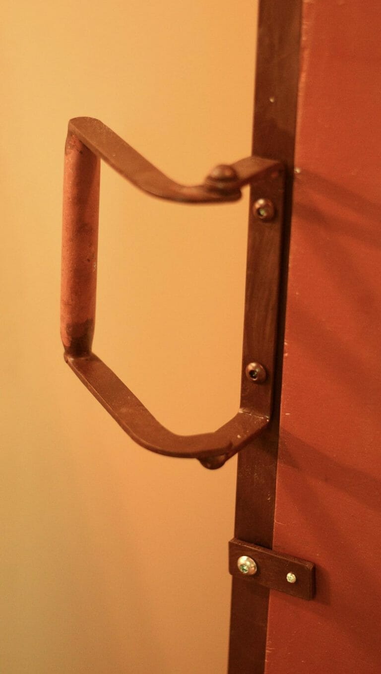 A Retractable Icon Screen – Orthodox Arts Journal