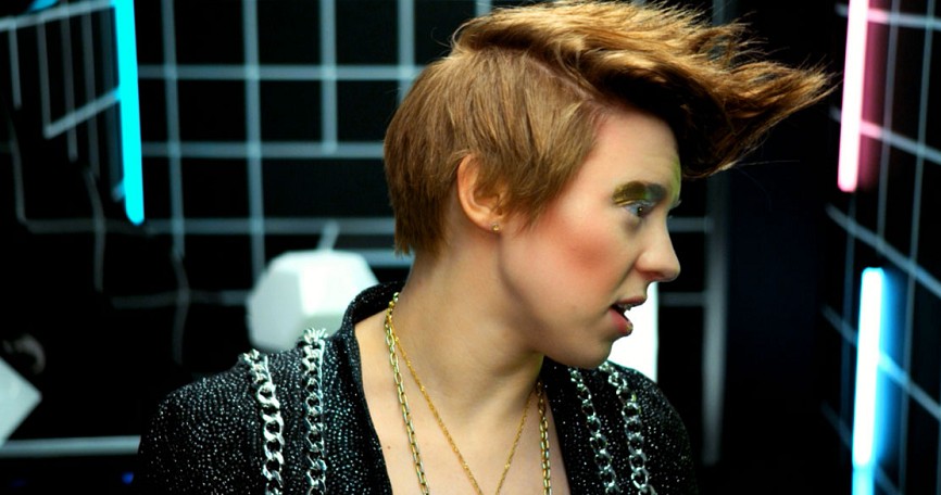 Elly Jackson Bulletproof