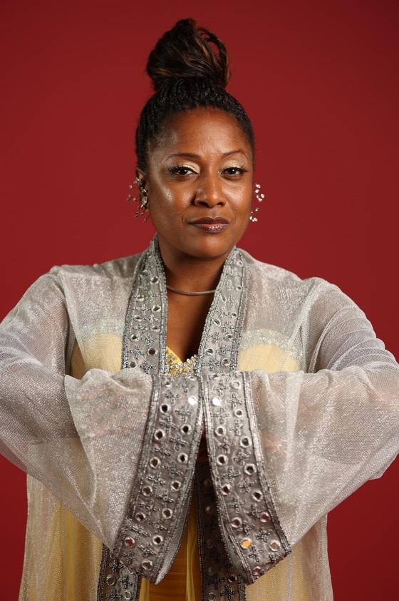 Singer Lisa Bellamy Spreads Lyrics Of Love With SHARE THE LIGHT Album ...